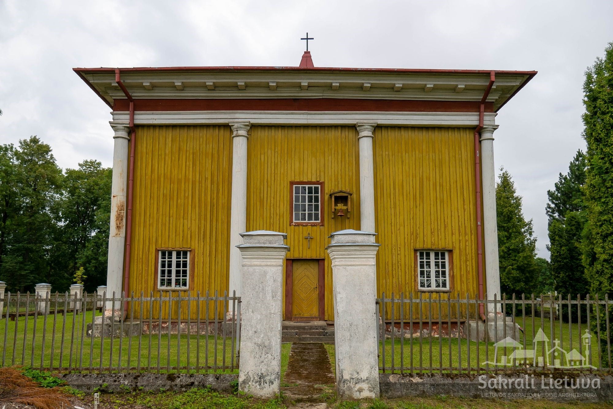 Raguvėlės dvaro bažnyčia - Istorijos lobynas