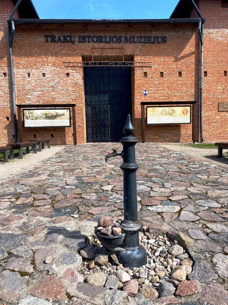 Trakų buv. dominikonų vienuolynas (XVII-XIX a.) - Istorijos lobynas