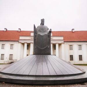 Karaliaus Mindaugo paminklas - Istorijos lobynas